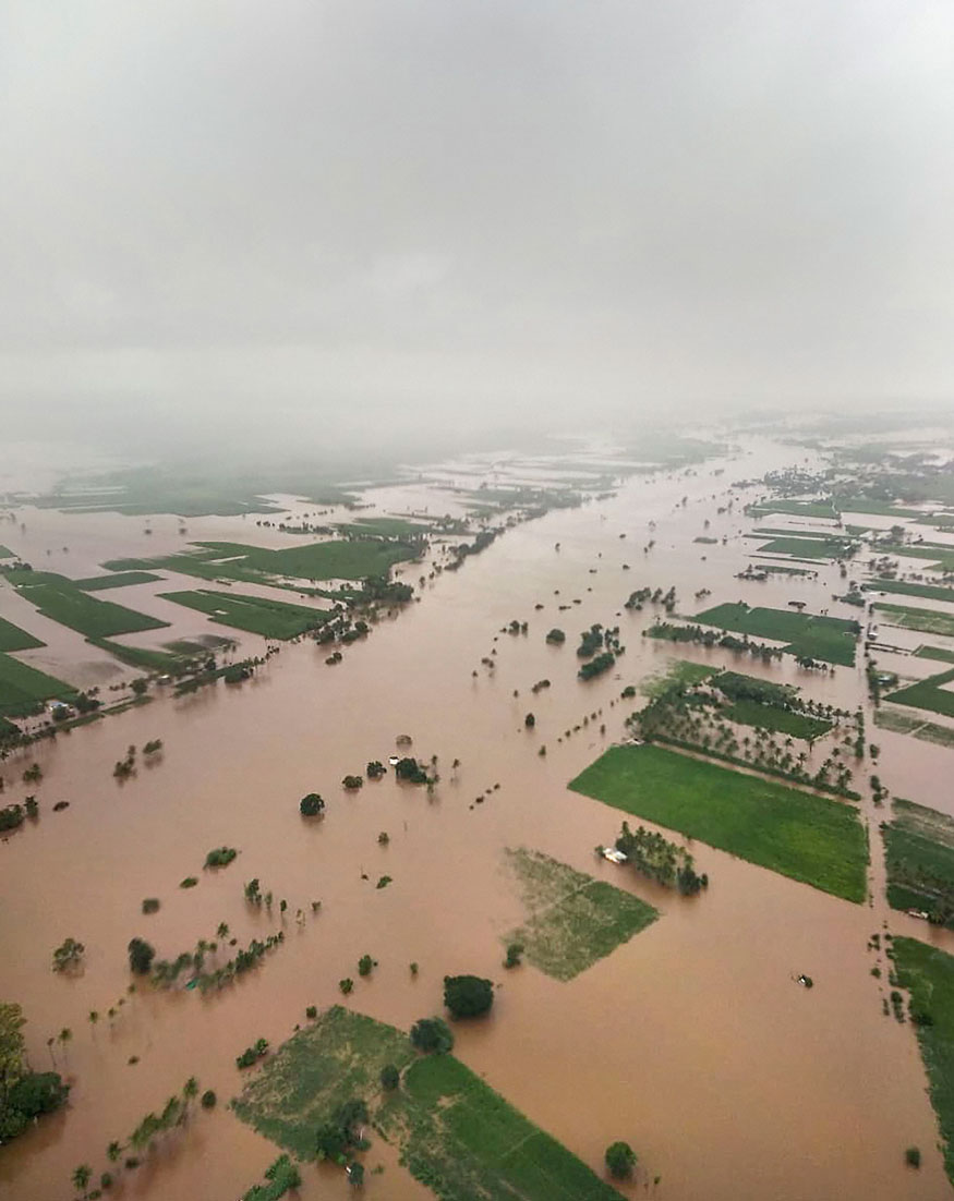 Maharashtra Floods: Dramatic Visuals of Monsoon Fury - News18
