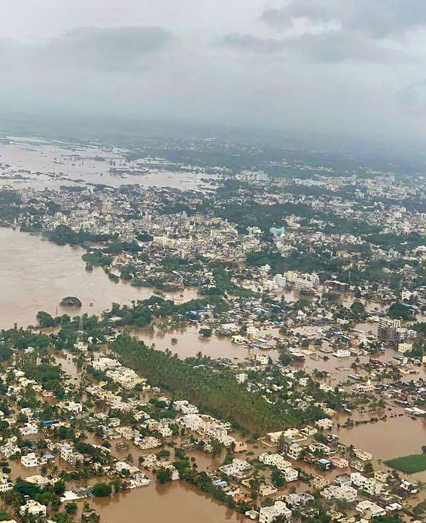 Maharashtra Floods: Dramatic Visuals of Monsoon Fury - News18