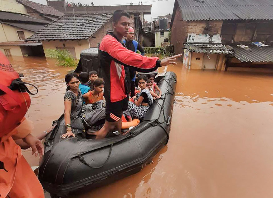 Maharashtra Floods: Dramatic Visuals of Monsoon Fury