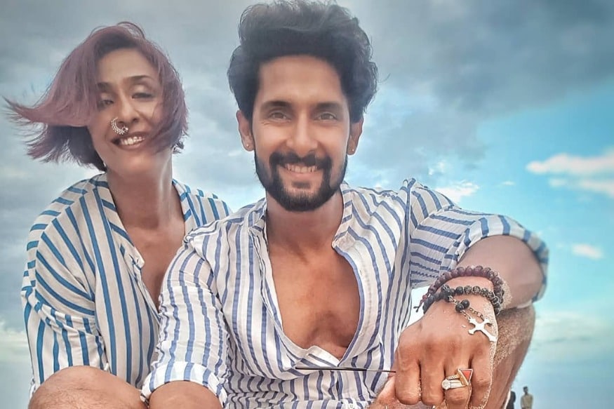 Jamai Raja Star Ravi Dubey Twins With On-screen 'Saas' Achint Kaur in ...