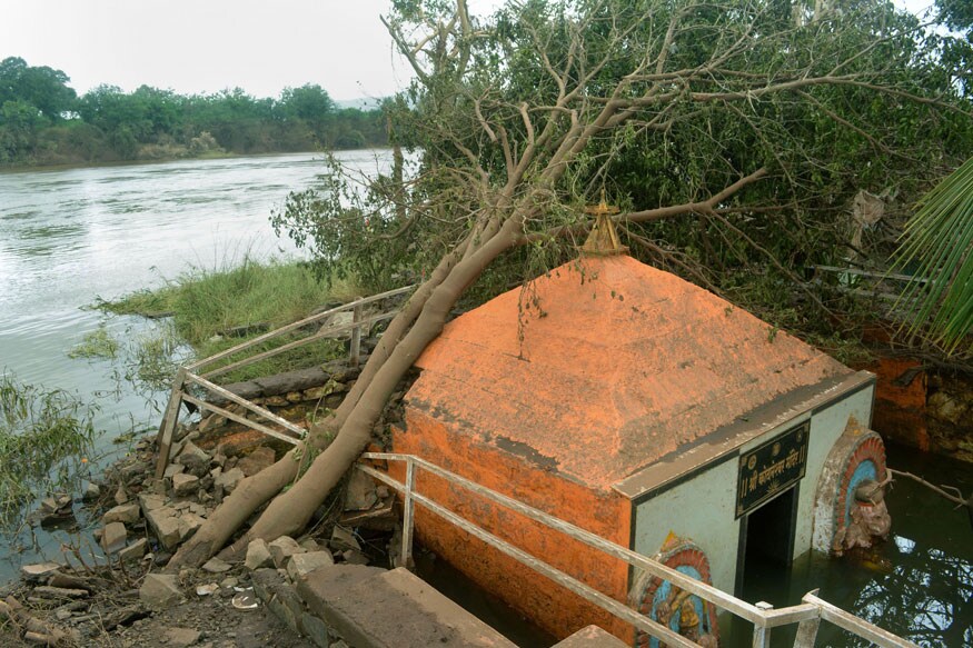 Maharashtra Floods: Dramatic Visuals of Monsoon Fury - News18