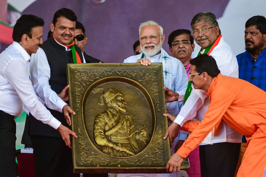 PICS: PM Narendra Modi addresses Vijay Sankalp Rally in Nashik - News18