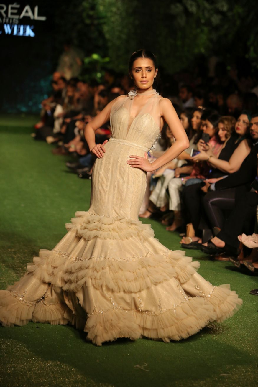 Best Ramp Walk Pictures From Pakistan Fashion Week - News18