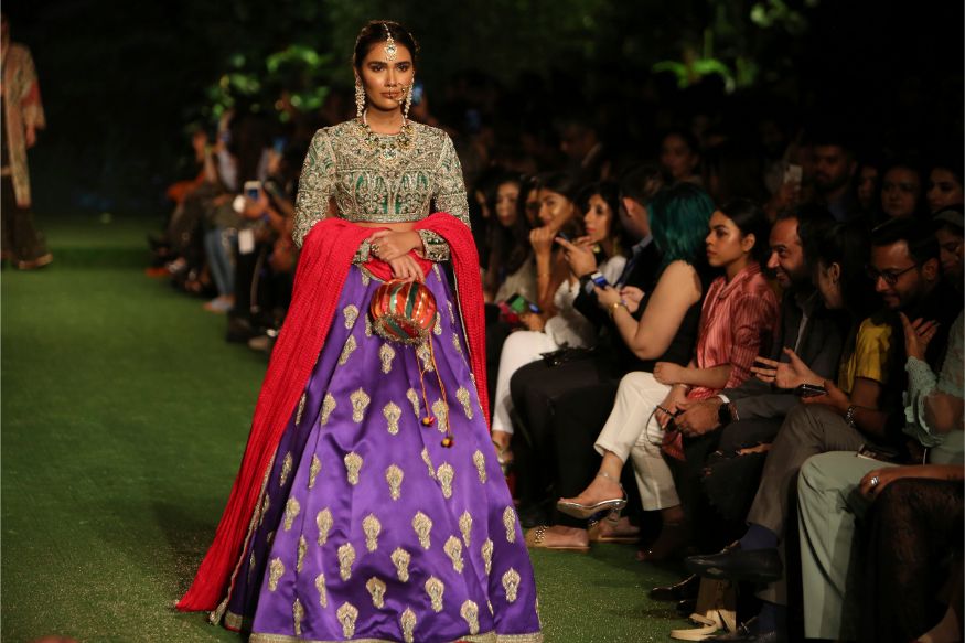 Best Ramp Walk Pictures From Pakistan Fashion Week - News18