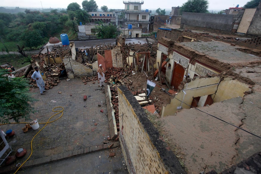 Aftermath Photos Show Damages After Earthquake in Pakistan - News18