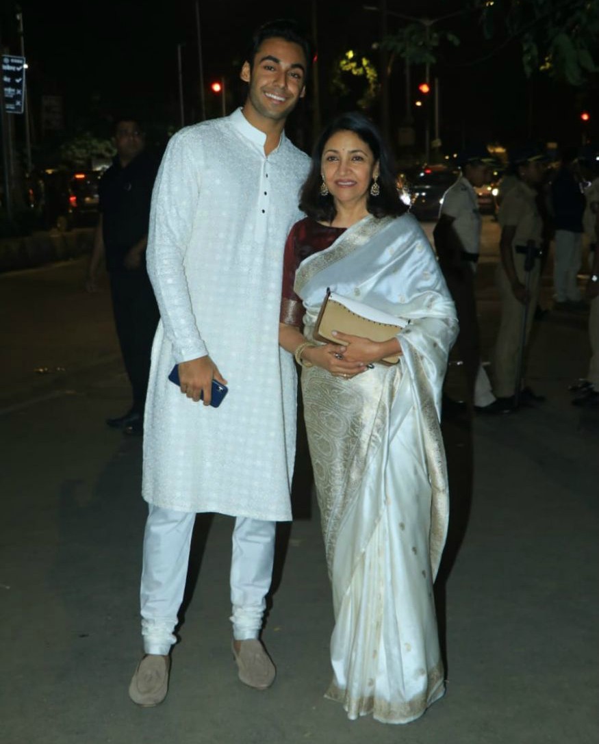 Inside Pictures: Amitabh Bachchan's Grand Diwali Party - News18