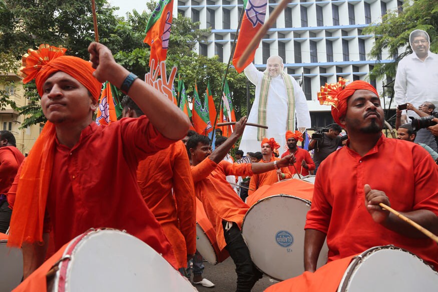 BJP Workers Celebrate Victory in Maharashtra Assembly Election - News18