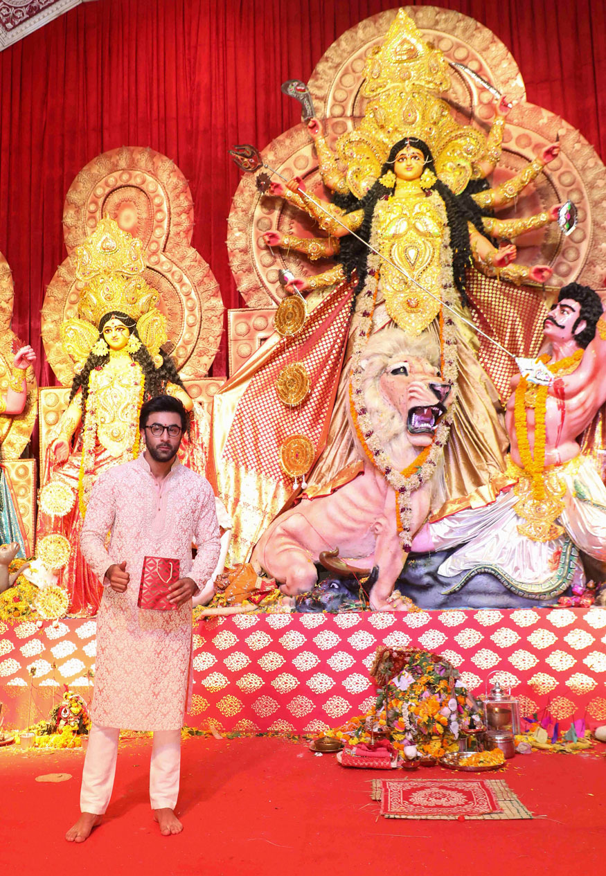 Durga Puja 2019: TMC MP Nusrat Jahan Celebrates Sindoor Khela - News18