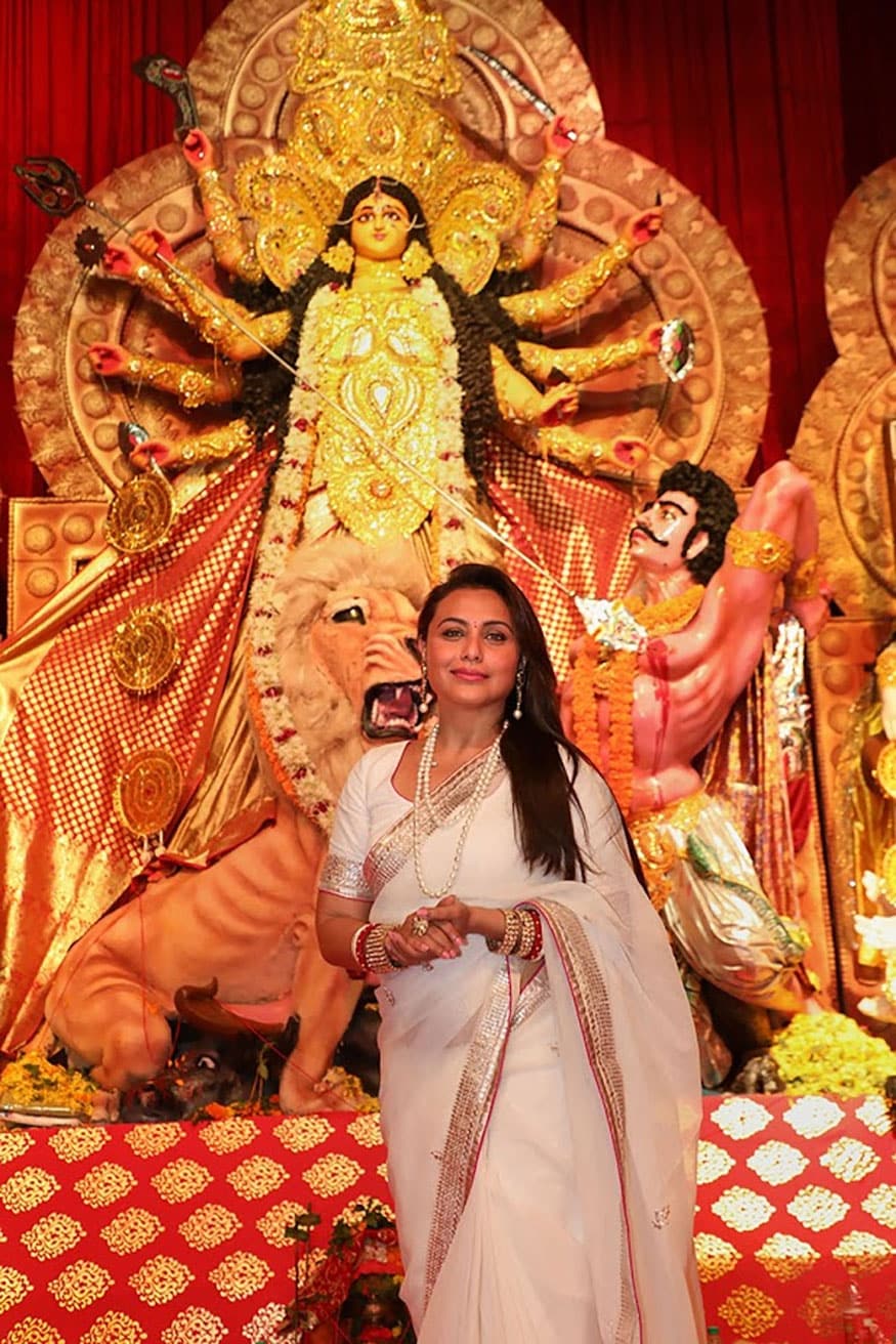 Durga Puja 2019: TMC MP Nusrat Jahan Celebrates Sindoor Khela - News18