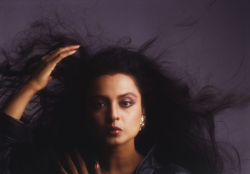 15 Rare Pictures of Bollywood's Timeless Beauty Rekha - News18