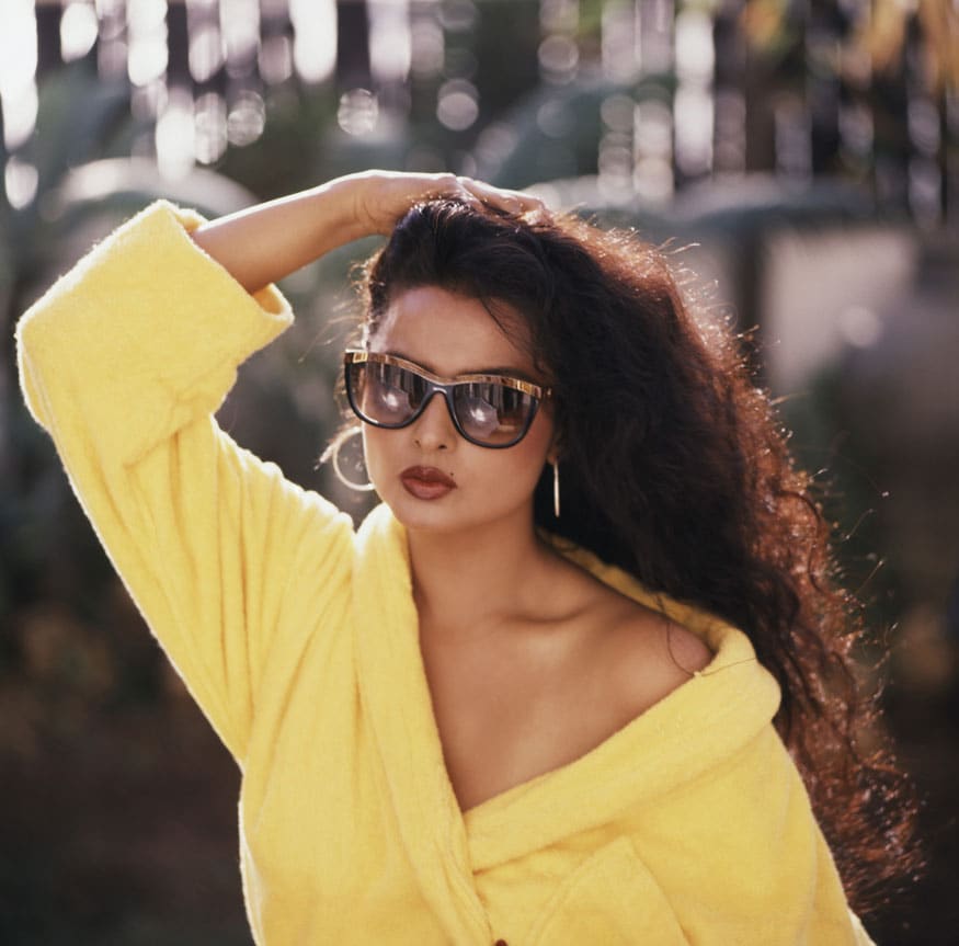 15 Rare Pictures of Bollywood's Timeless Beauty Rekha - News18