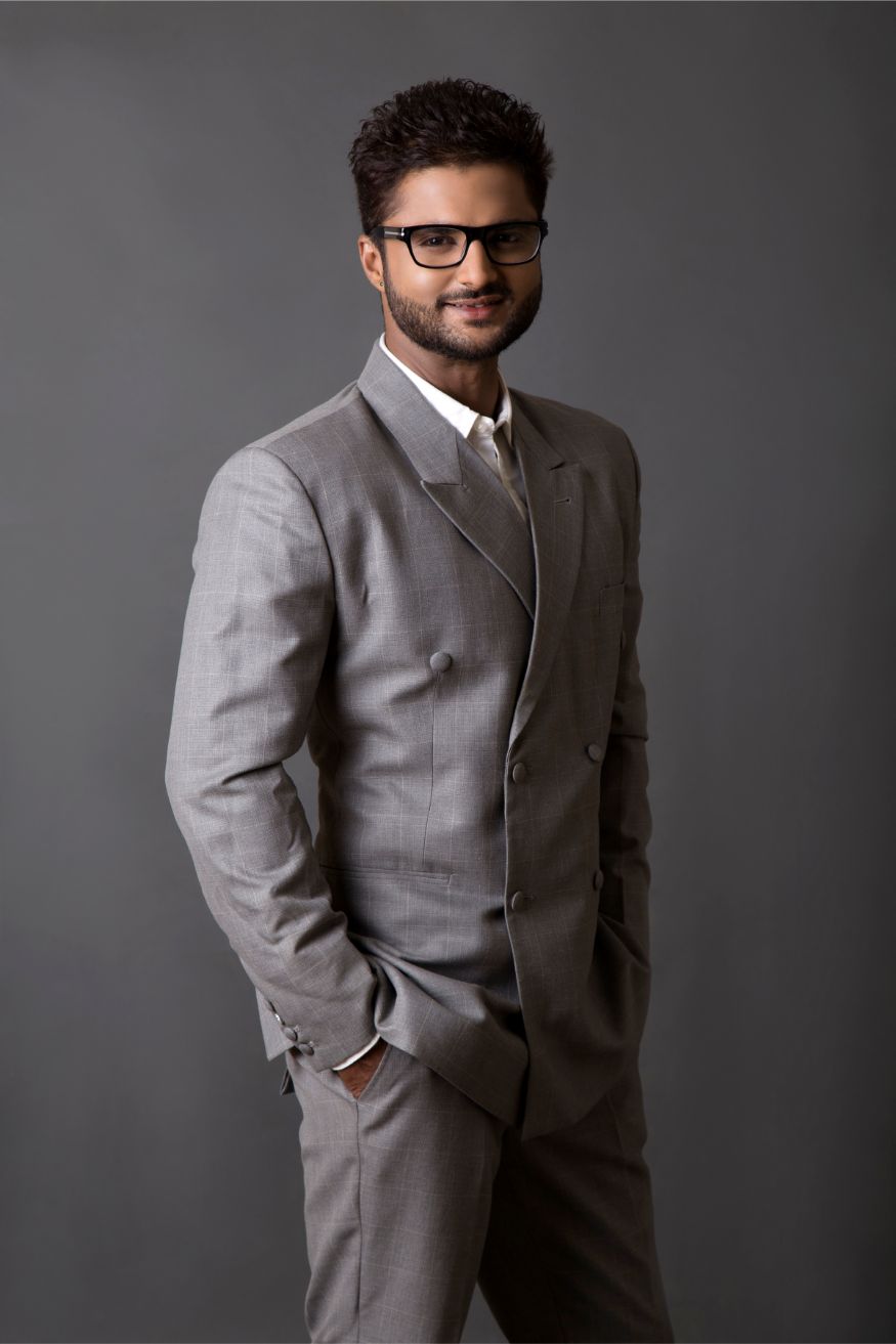 Miniature Artist Suvigya Sharma Exhibits Paintings at his art show ...