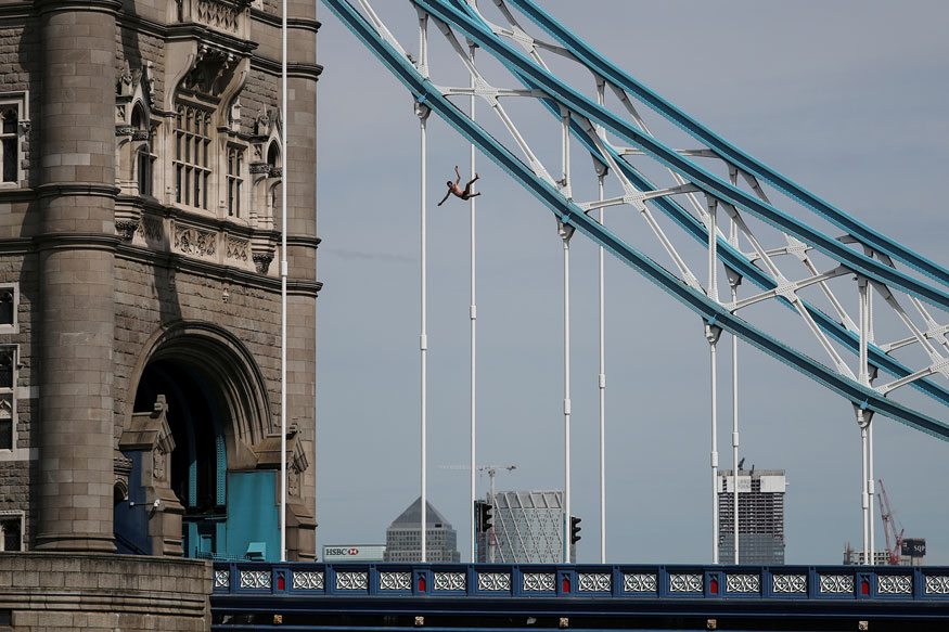 19 Powerful Images of 2019 & Intriguing Stories Behind Them - Photogallery