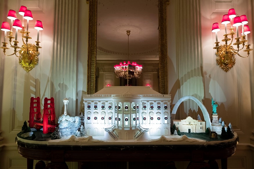 Melania Trump Unveils Patriotism-themed Christmas to Celebrate 'Spirit ...
