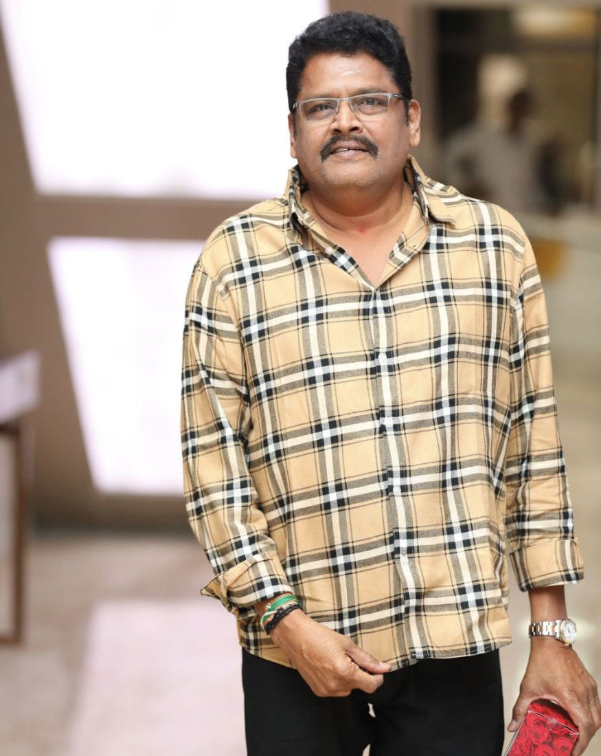 Kollywood Star Sathish & Sindhu's Starry Wedding Reception; PICS - News18