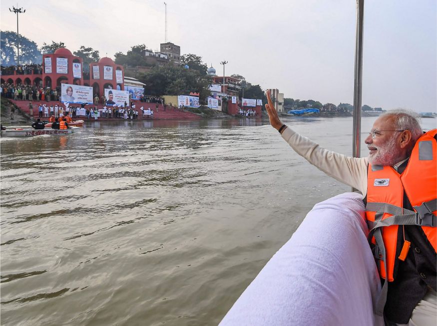 PM Modi Reviews Namami Gange Project, Enjoys a Boat Ride
