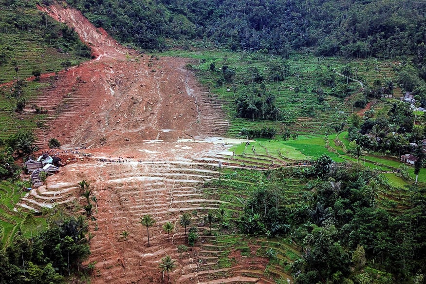 In Pictures: 20 Deadliest Natural Disasters of 2019 - News18