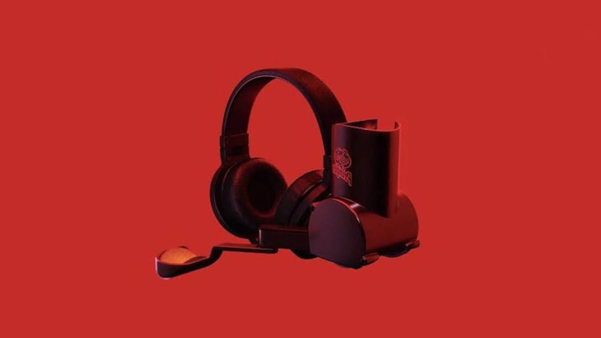 Pringles 'Hunger Hammer' Headset Can Feed You Chips While Gaming - News18