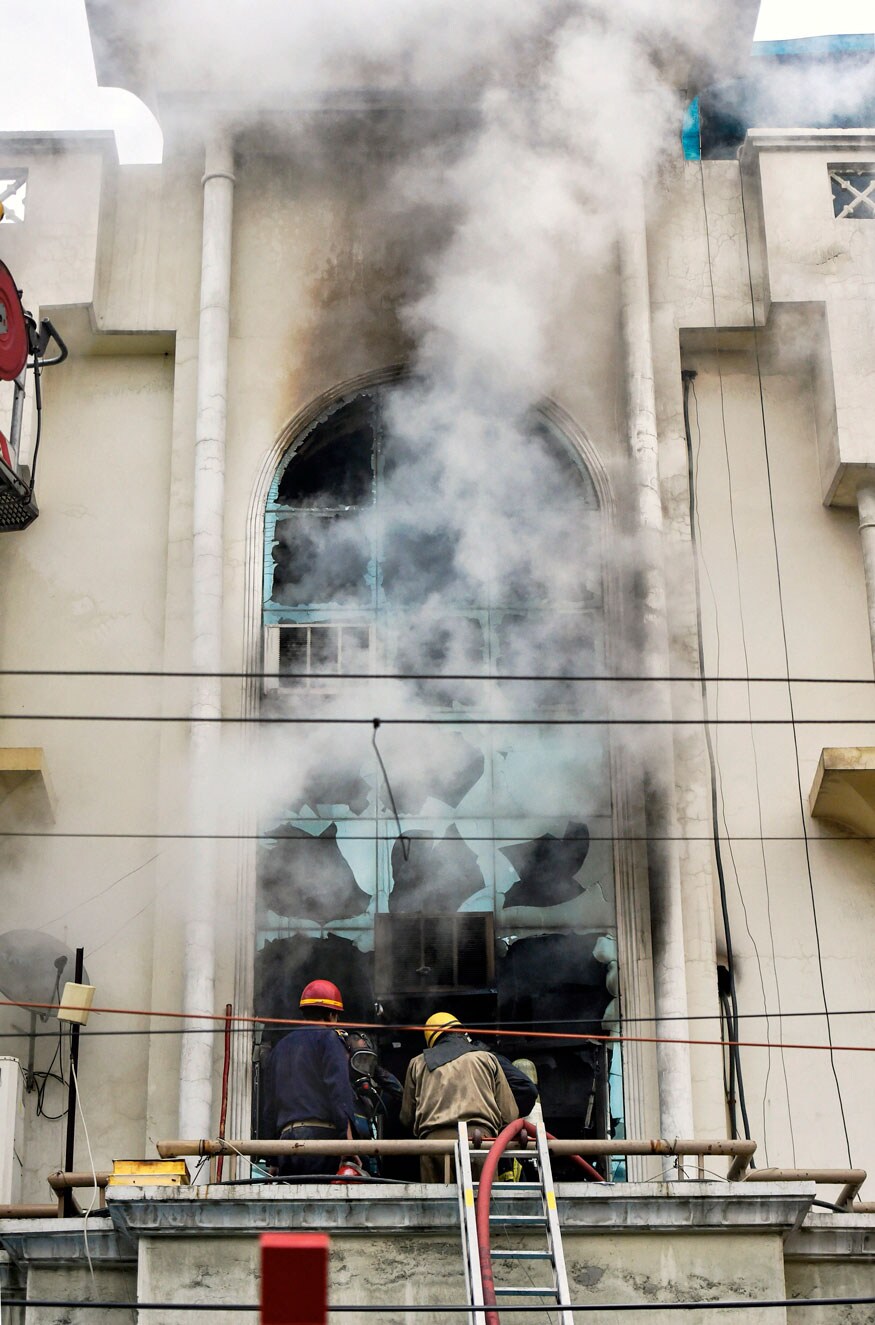 PHOTOS: Fire Breaks Out at Paper Factory in Delhi's Patparganj - News18
