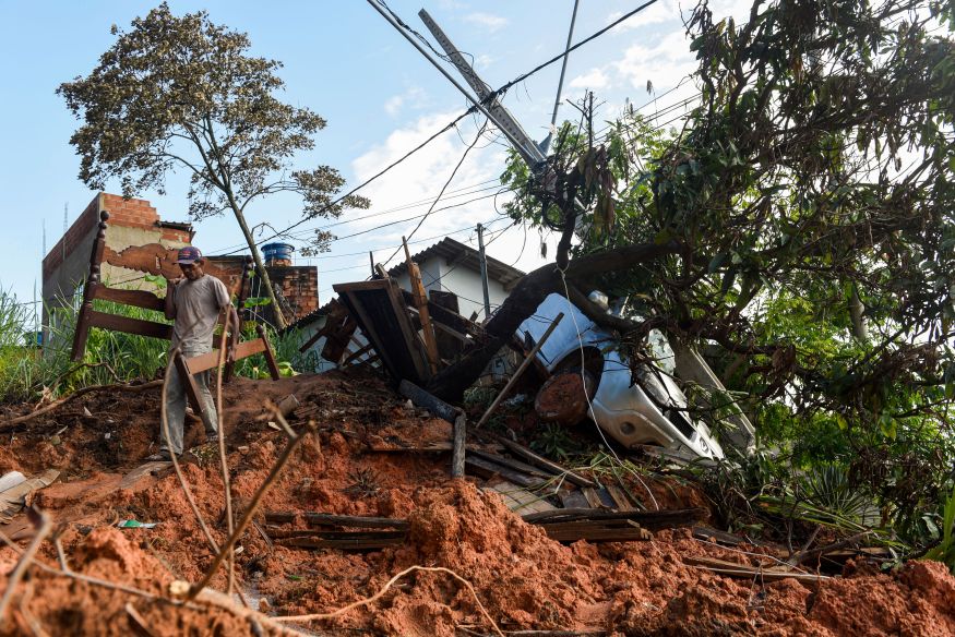 Brazil Rain Photos: Heavy Rains Continue Flooding Minas Gerais Cities ...