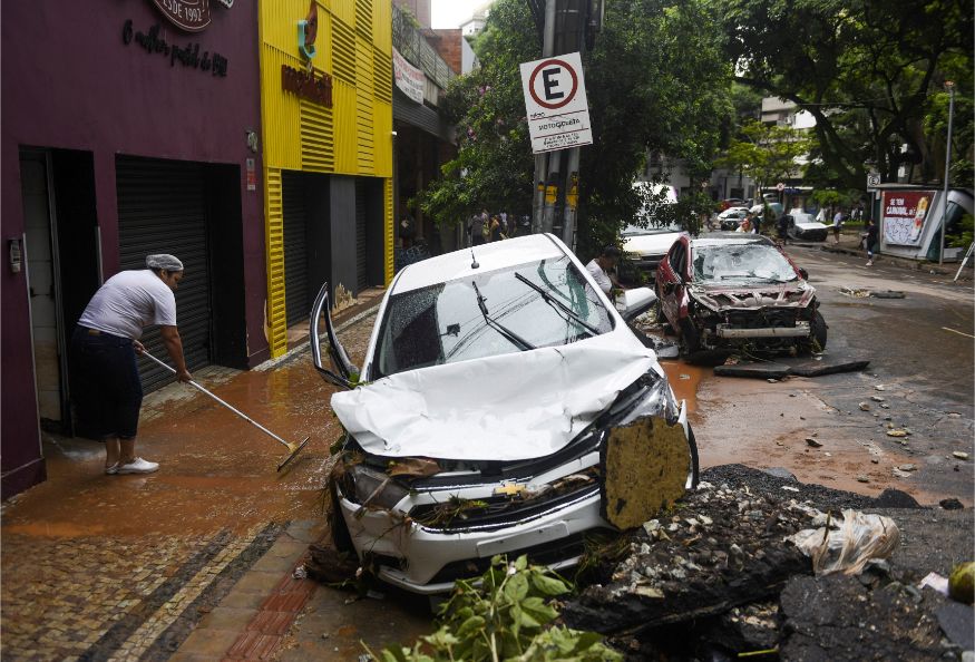 Brazil Rain Photos: Heavy Rains Continue Flooding Minas Gerais Cities ...