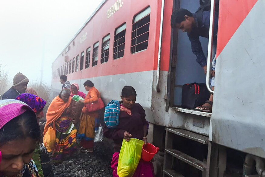 PICS: Mumbai-Bhubaneswar LTT Express Derails in Odisha, Several Injured ...