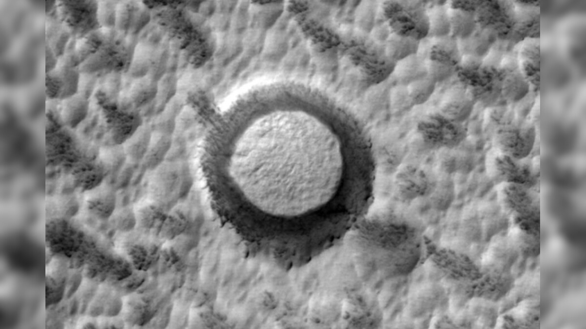 NASA Captures Icy Mars Crater Over a Period of 6 Years, Here's What it ...