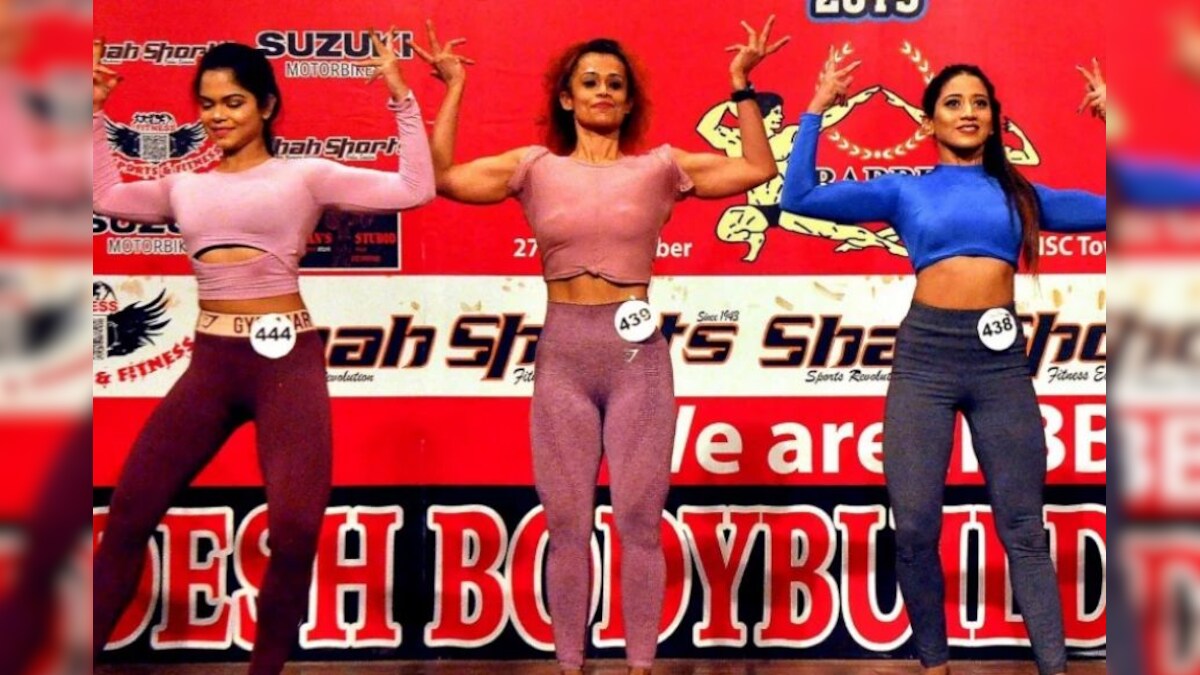 Contestants Cover Up at First Women's Bodybuilding Competition in ...