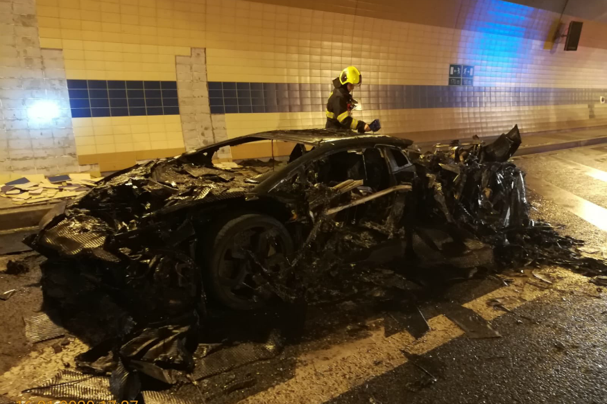 Lamborghini Supercar Worth Rs 17.7 Crore Catches Fire Due to Heavy ...