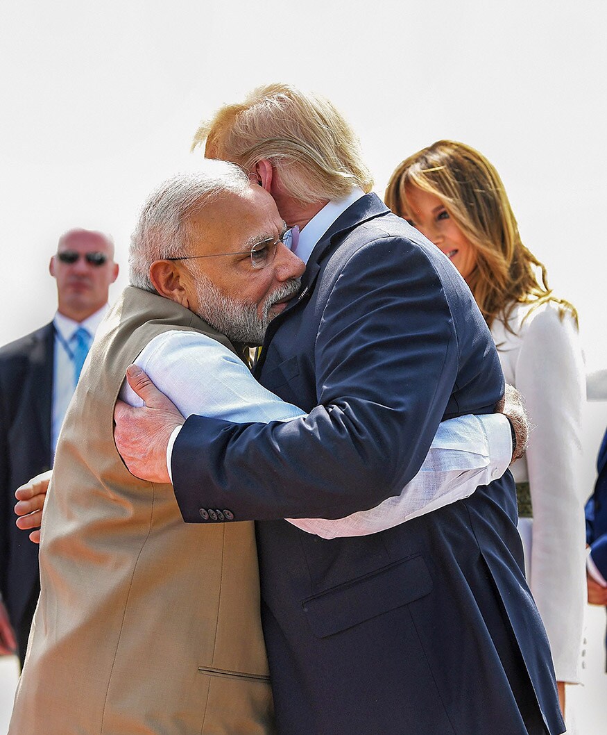 US President Donald Trump & First Lady Melania Trump Land in Ahmedabad ...
