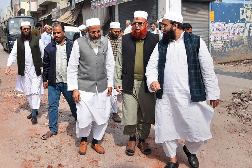 Normalcy Returns in Delhi, People Offer Friday Prayers at Mosques - News18