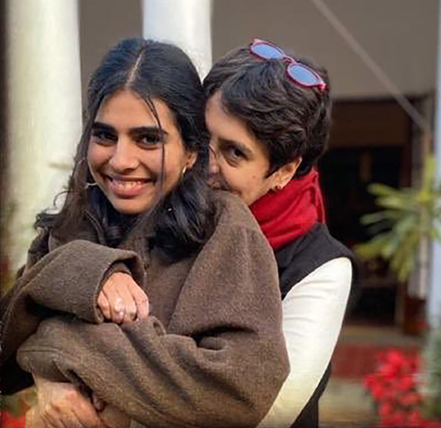 Priyanka Gandhi Vadra Shares Rare Pics on Wedding Anniversary - News18