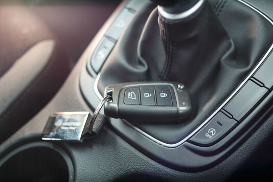 This Wireless Hacking Device Claims To Unlock And Start Any Luxury Car