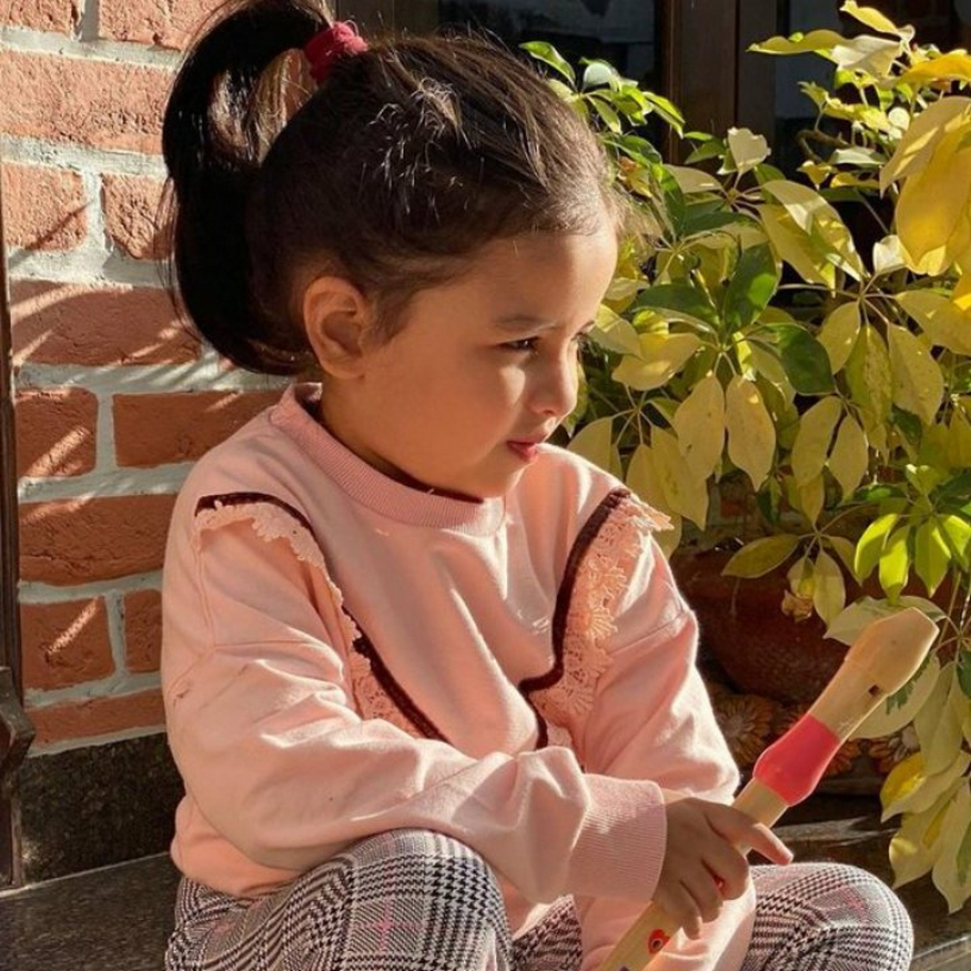 Ziva Dhoni Turns 5: See Her Cute & Candid Pictures - Photogallery