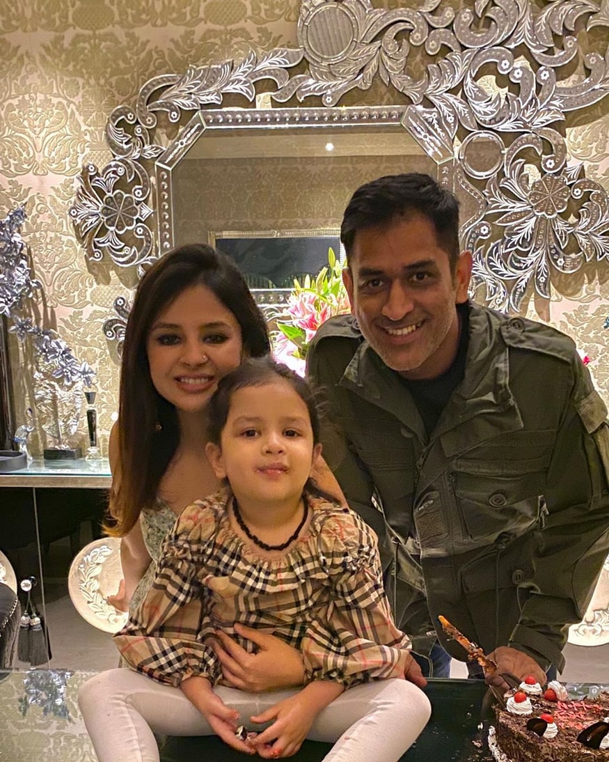 MS Dhoni's Daughter Ziva Turns 5: See Her Cute Pictures - News18