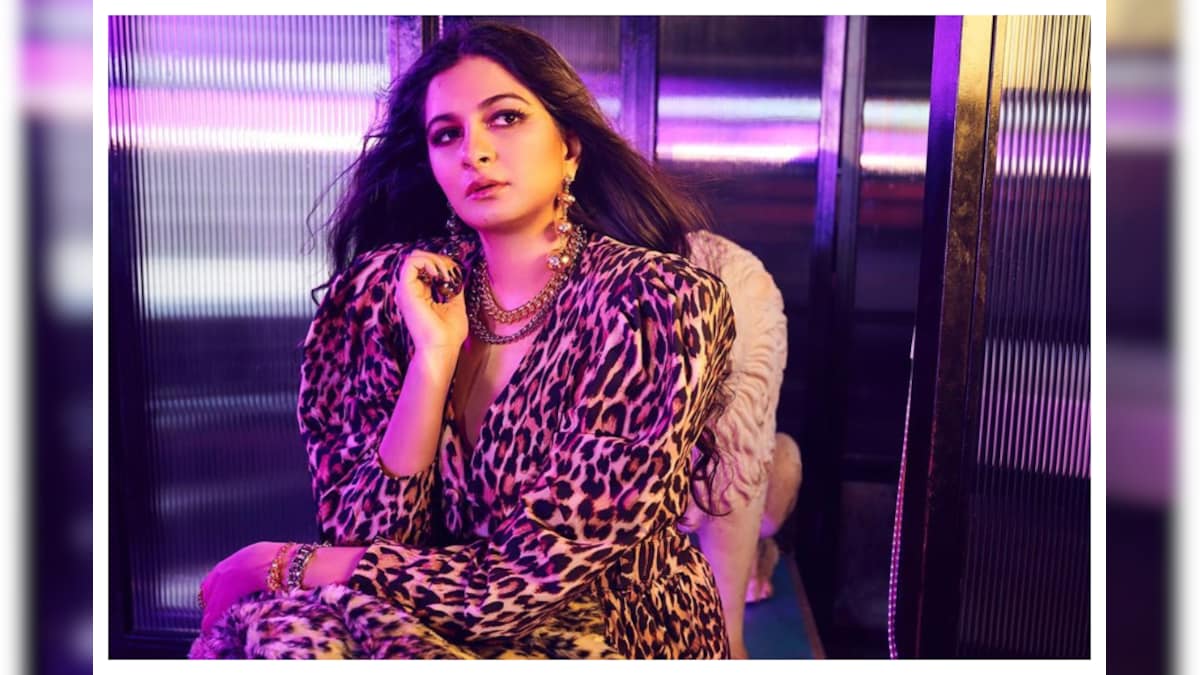 Rhea Kapoor Turns 33, Celebrates birthday with Masaba Gupta and Karan ...