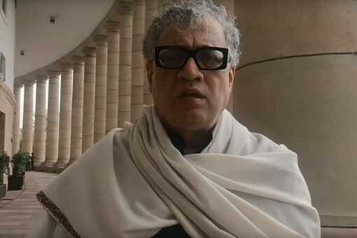In a 1st, Derek O' Brien Gives Speech from Parliament Corridor; Demands ...