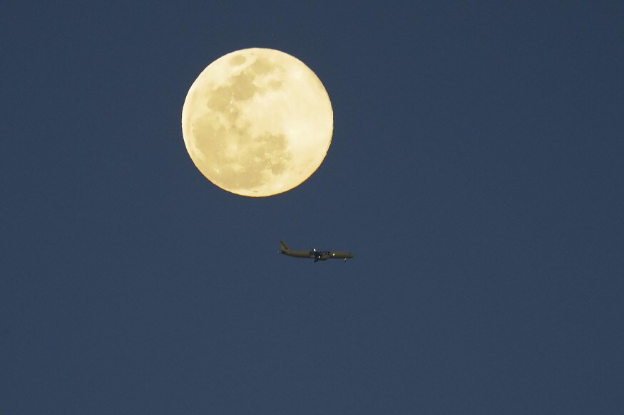 Amazing Photos of Largest Super Moon Around The World - News18