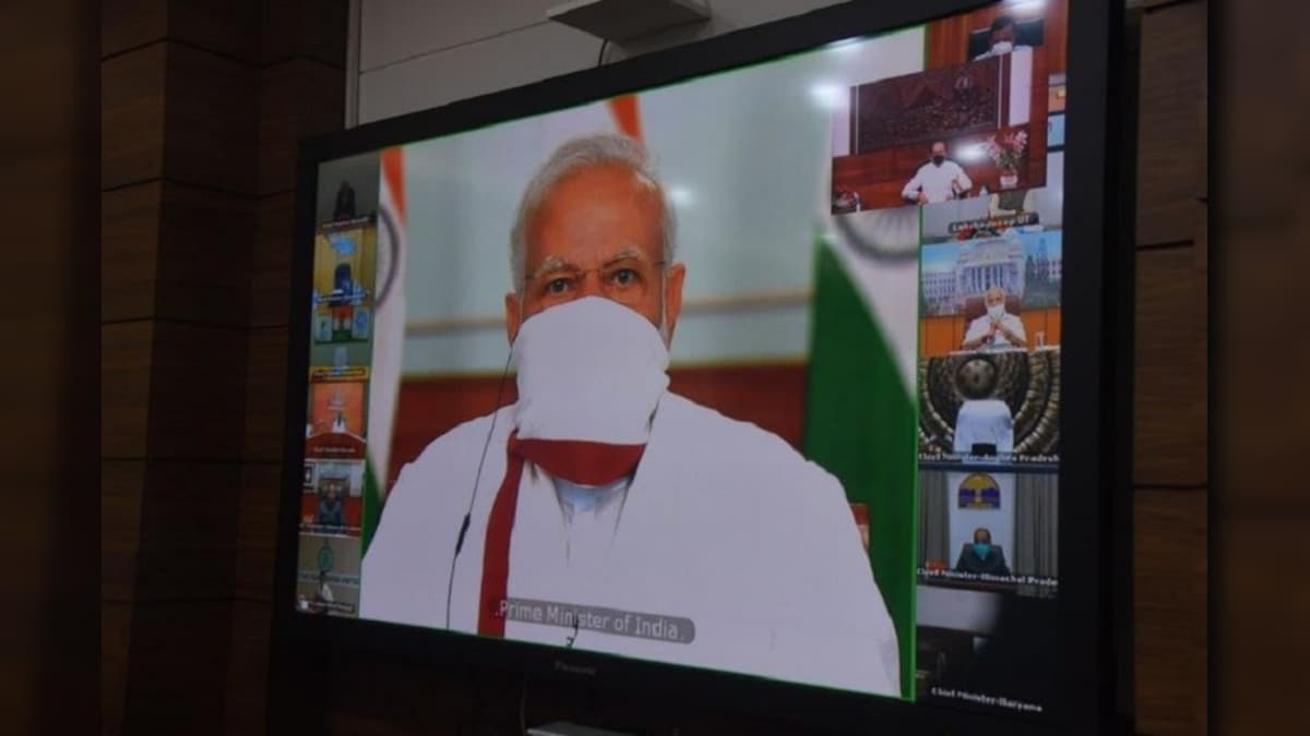 PM Narendra Modi Sports DIY Mask During Video Call over Lockdown ...