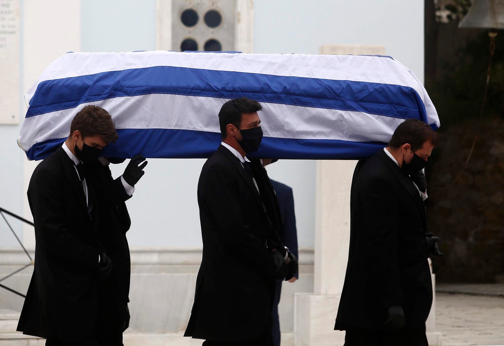 Burial & Cremation of COVID-19 Victims - Heart Wrenching Pictures - News18