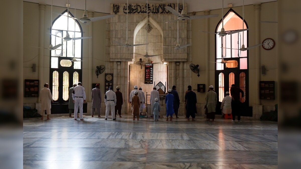 Pakistan Delays Decision on Lockdown Until Tuesday as Coronavirus Cases ...