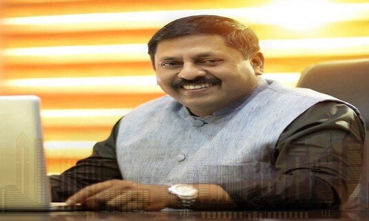 Indian Businessman Apologises for 'Islamophobic' Poem on Facebook Live