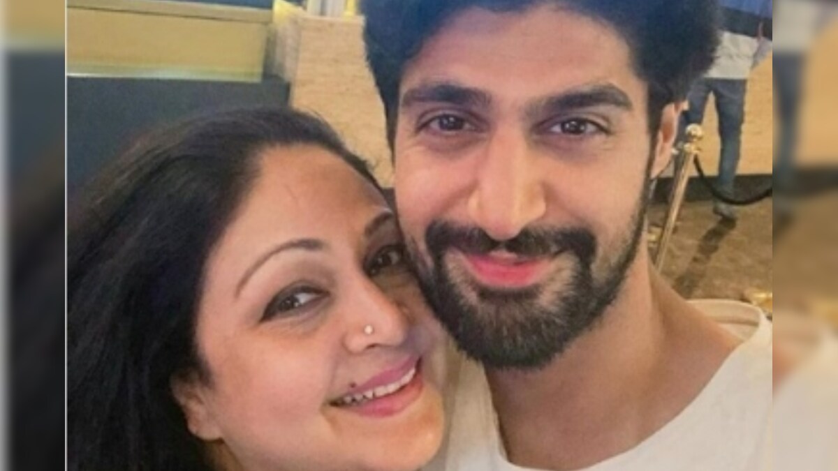 Rati Agnihotri Teaches Son Tanuj To Cook Via Video Call News18