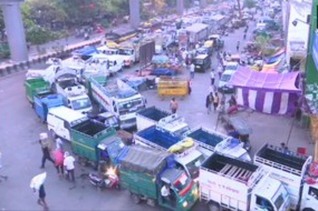 Authorities Launch Drive to Trace Contacts of Trader Who Died of Covid ...