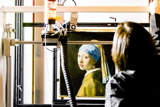 Scientists Get One Step Closer to Finding Identity of 'Girl With a ...