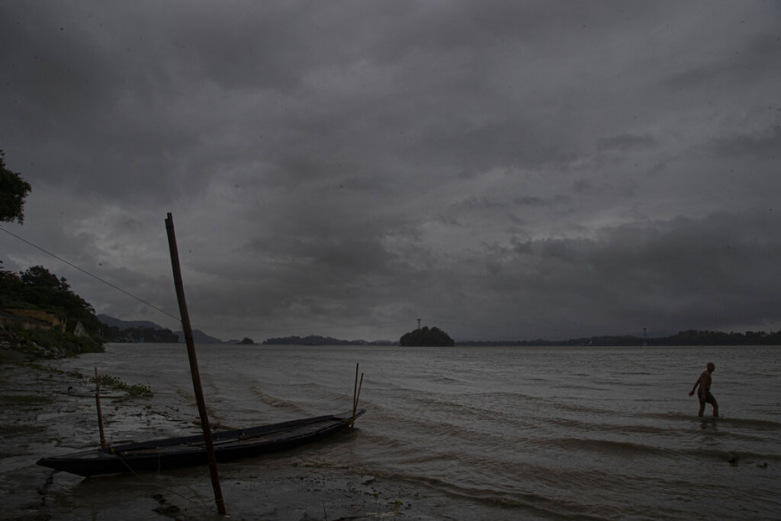 Recovery Begins After Super Cyclone Amphan Ravages Bengal, Odisha - News18
