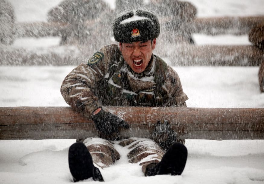 Chinese Army Undergo Insanely Difficult Military Training in Sub-Zero ...