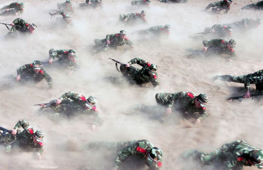 Chinese Army Undergo Insanely Difficult Military Training in Sub-Zero ...