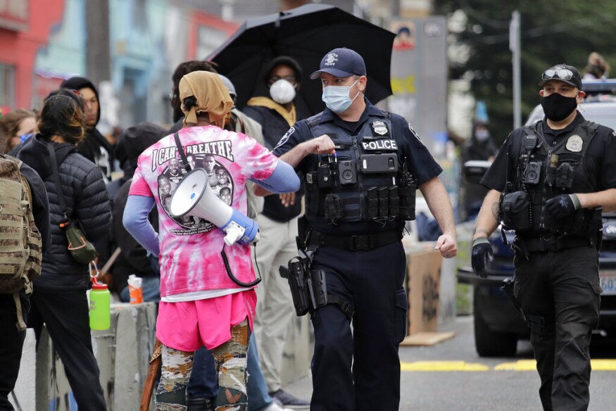 Elbow Bumps to Footshakes: A Look at New COVID-19 Greetings - News18