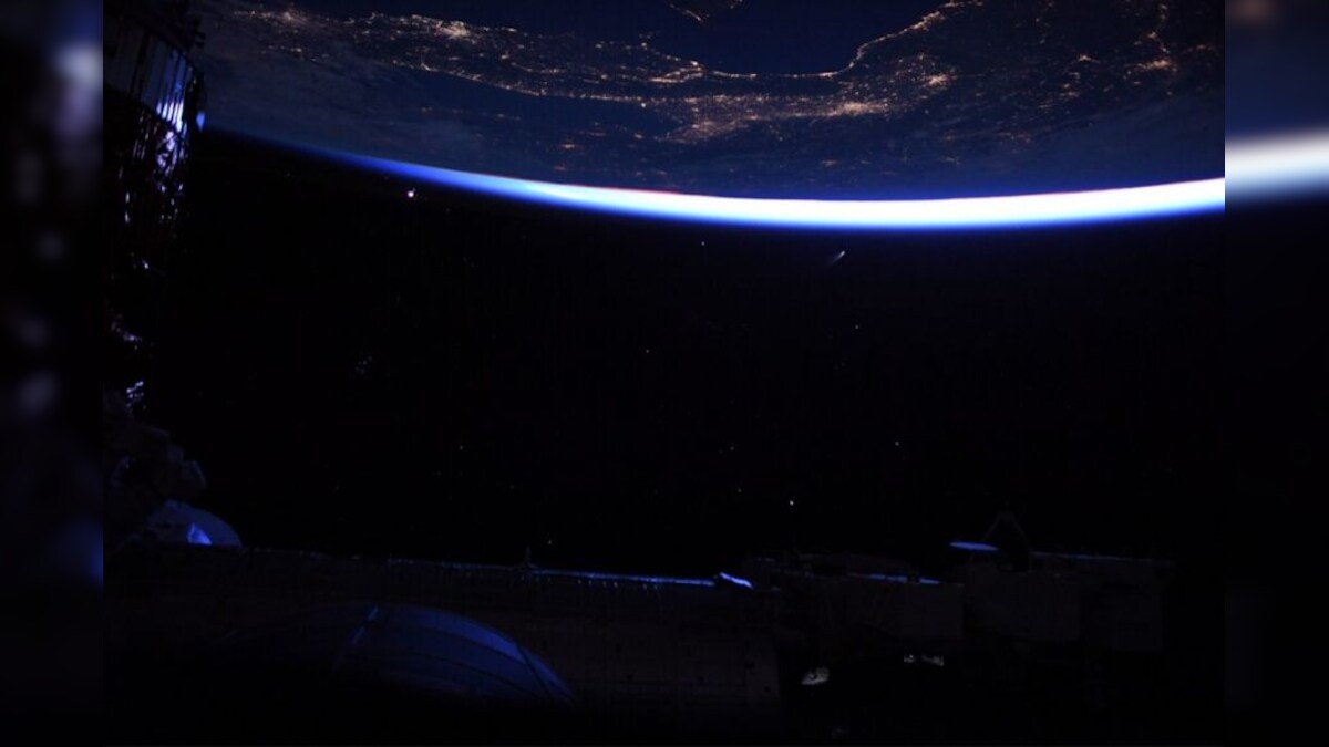 NASA Astronaut Shares Stunning Photos of 'Natural Fireworks' from Comet ...